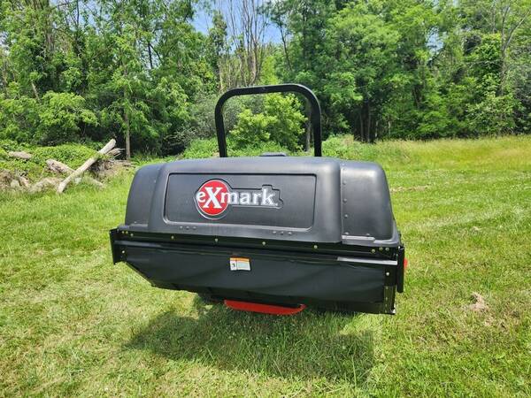 Exmark UltraVac Quick Dump Collection System 146-4985 – Clive Power ...